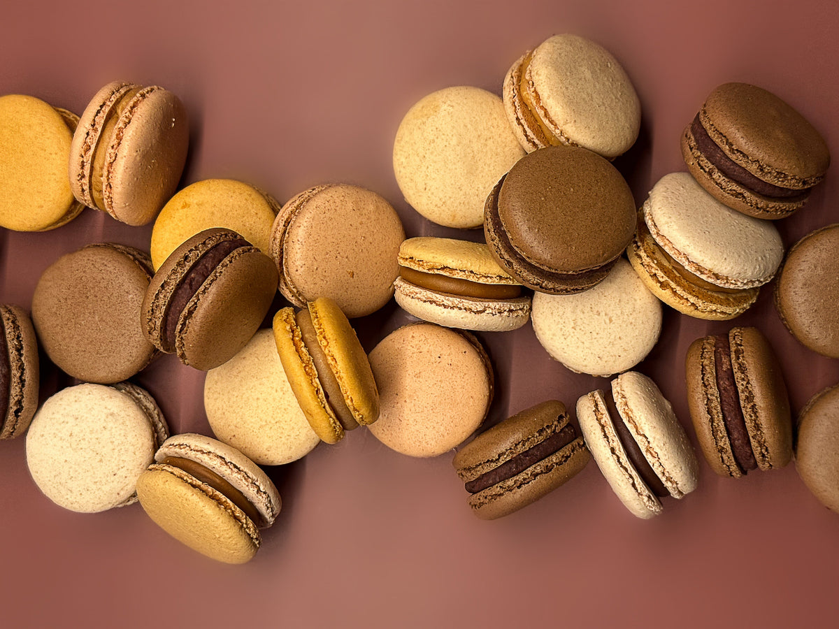 Caramel Indulgence – Hilton Macarons