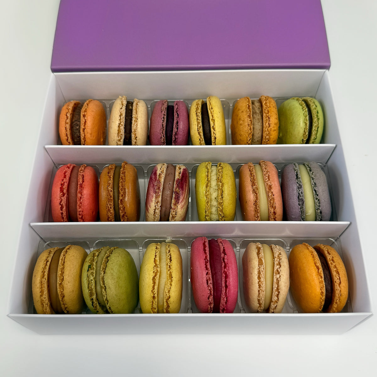 18 Classic Macarons – Hilton Macarons